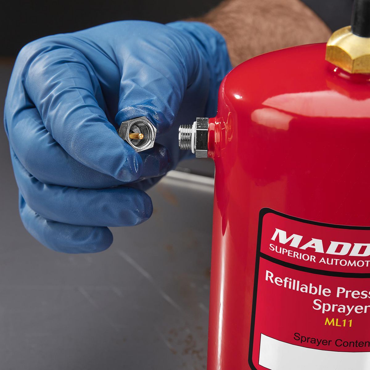 Maddox 32 oz. Refillable Pressurized Sprayer - 59544 - Ferredepot