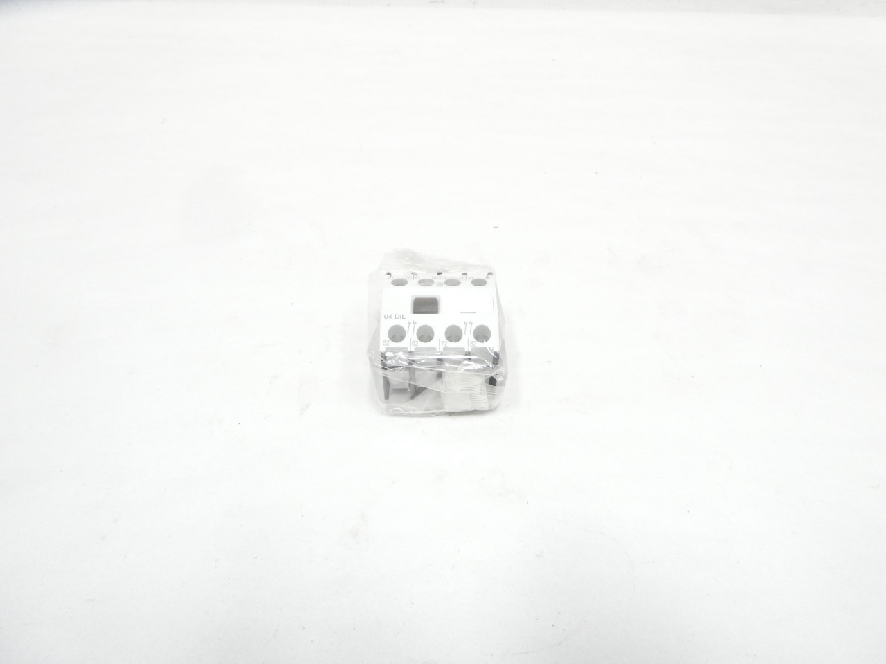 MOELLER 04 DIL AUXILIARY TERMINAL AND CONTACT BLOCK - MRO INDUSTRIAL