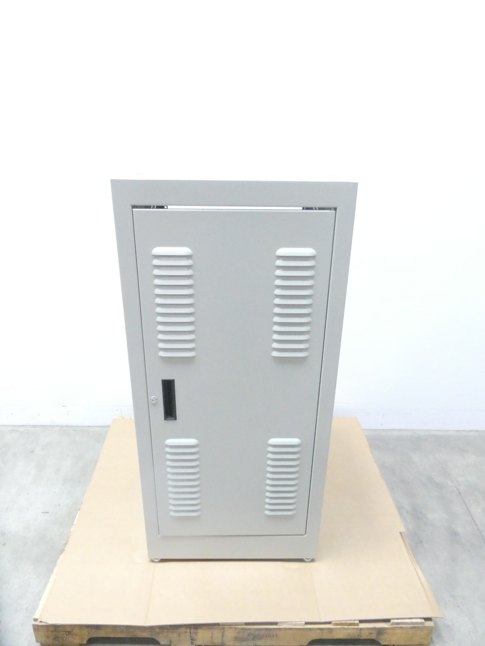 HAMMOND RS4924CG1 SLOPED CONSOLE RACK CABINET 24.5IN 49IN 22.6IN ...