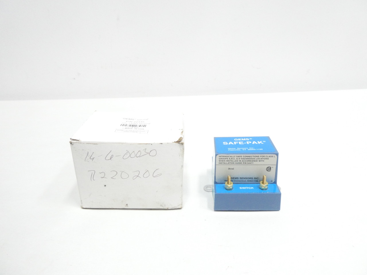 GEMS ST-22445 SAFE-PAK 120V-AC SAFETY RELAY - MRO INDUSTRIAL