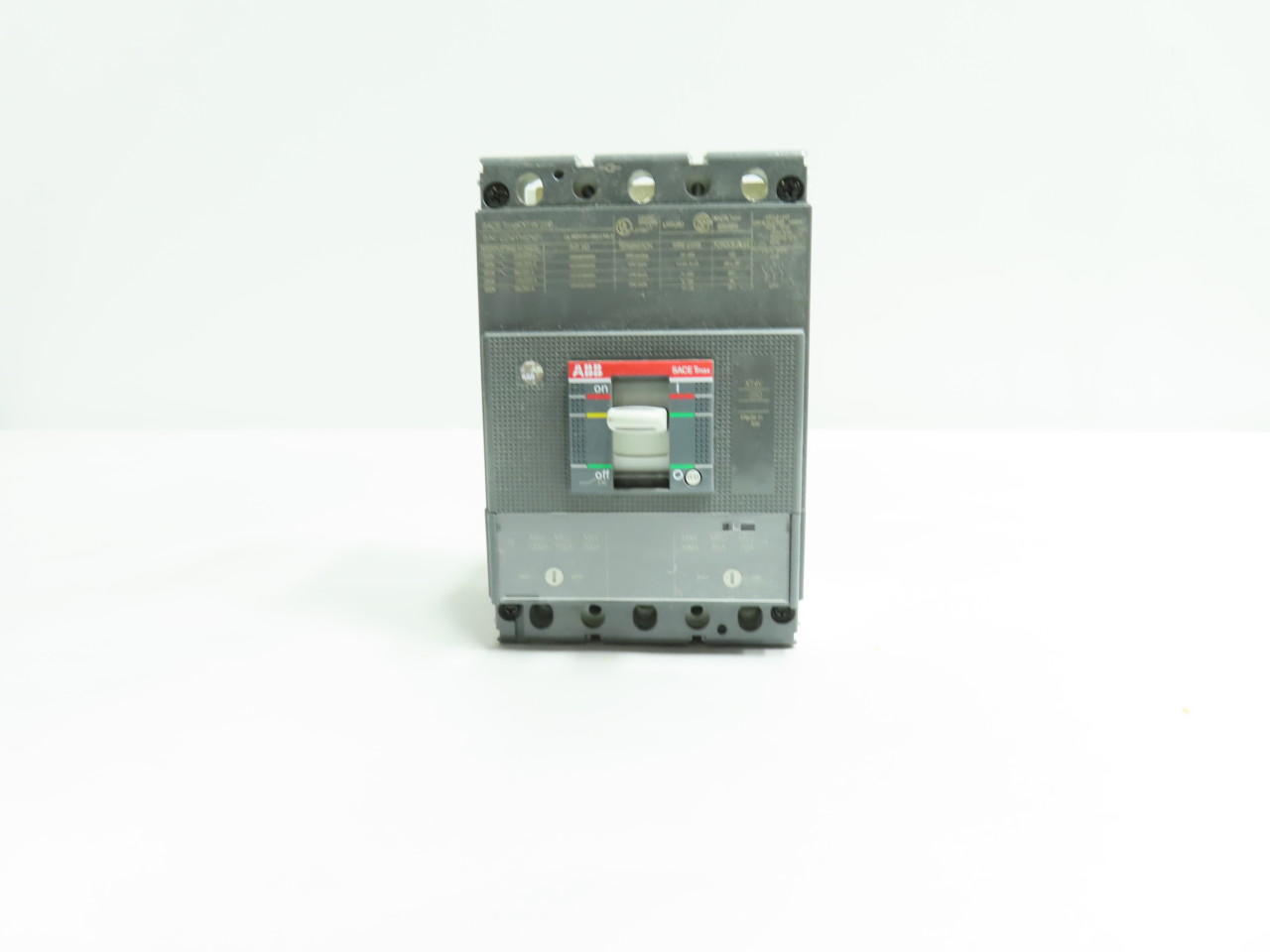 ABB XT4V 250 SACE TMAX 3P 100A AMP 240/480/600V-AC MOLDED CASE CIRCUIT BREAKER - MRO INDUSTRIAL