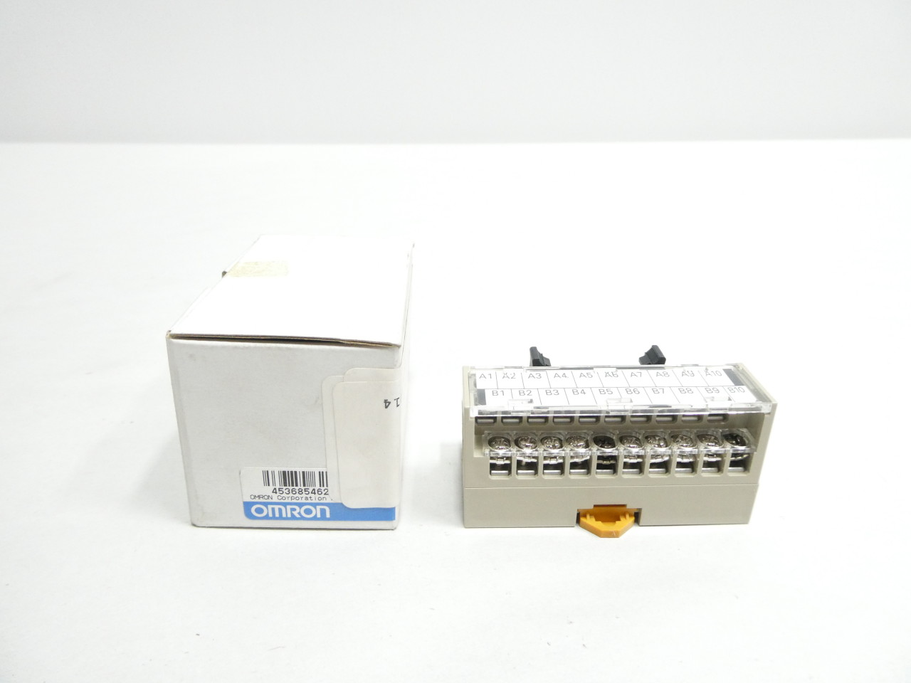 OMRON XW2D-20G6 TERMINAL AND CONTACT BLOCK - MRO INDUSTRIAL