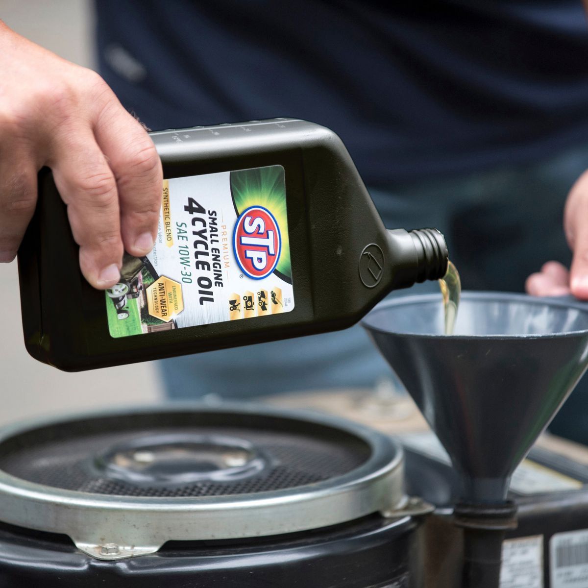 Stp 32 oz. Four-Cycle Oil SAE 10W-30 - 56838 - Ferredepot