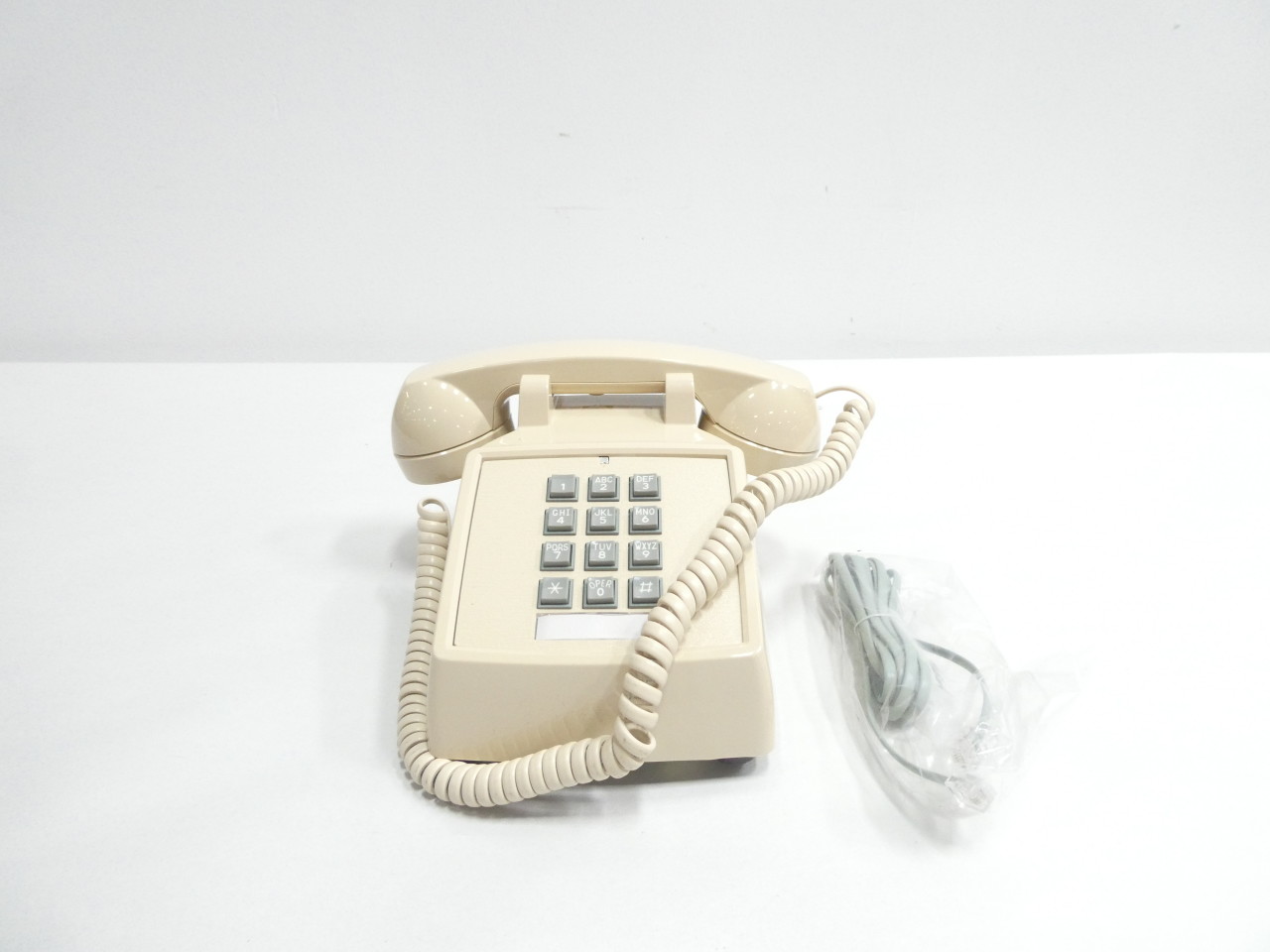 CORTELCO 250044-VBA-20M CORDED DESK TELEPHONE - MRO INDUSTRIAL