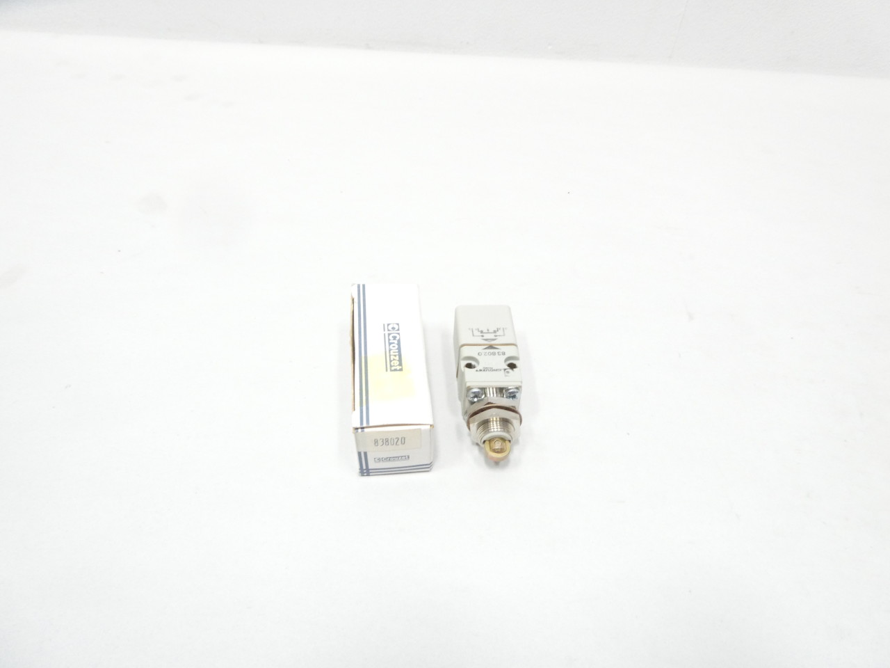 CROUZET 83802.0 LIMIT SWITCH - MRO INDUSTRIAL