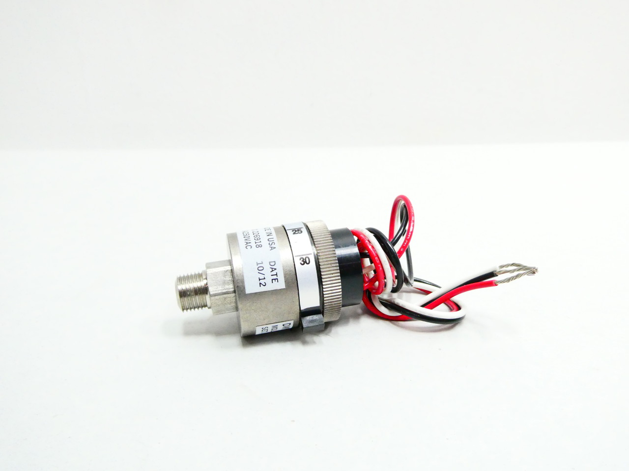 DWYER APS-150 30PSI 250V-AC PRESSURE SWITCH - MRO INDUSTRIAL