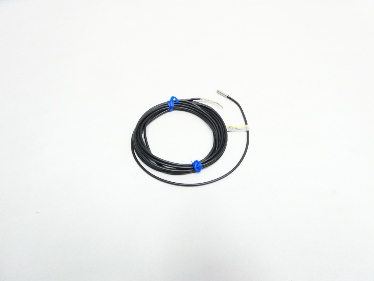 OMRON E2C-CR8B PROXIMITY SENSOR - MRO INDUSTRIAL