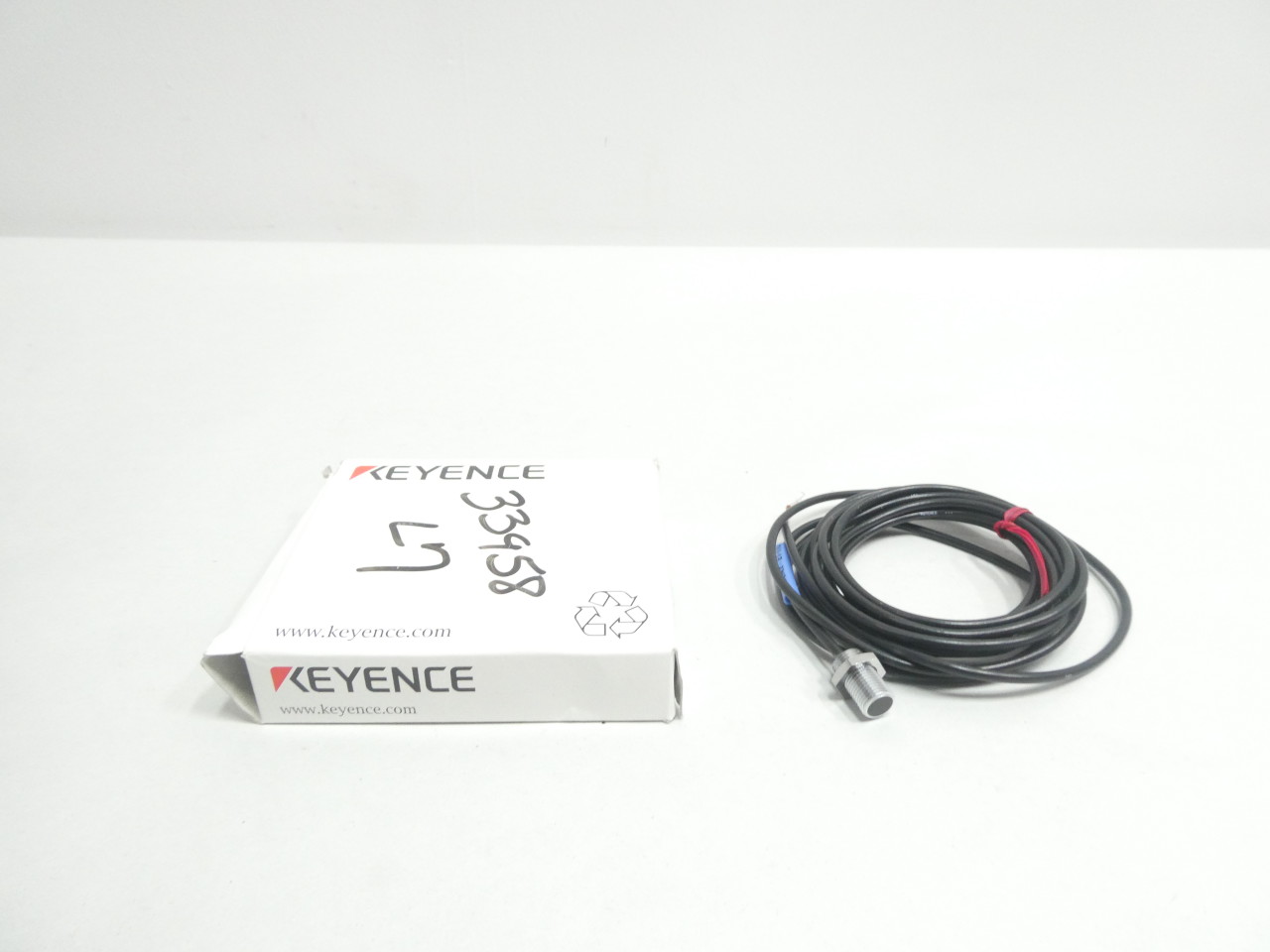 KEYENCE ET-110 PROXIMITY SENSOR - MRO INDUSTRIAL