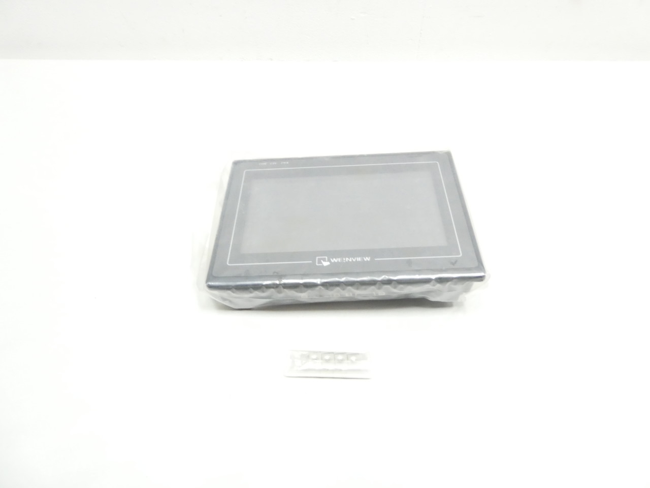 WEINTEK MT6070IH OPERATOR INTERFACE PANEL - MRO INDUSTRIAL