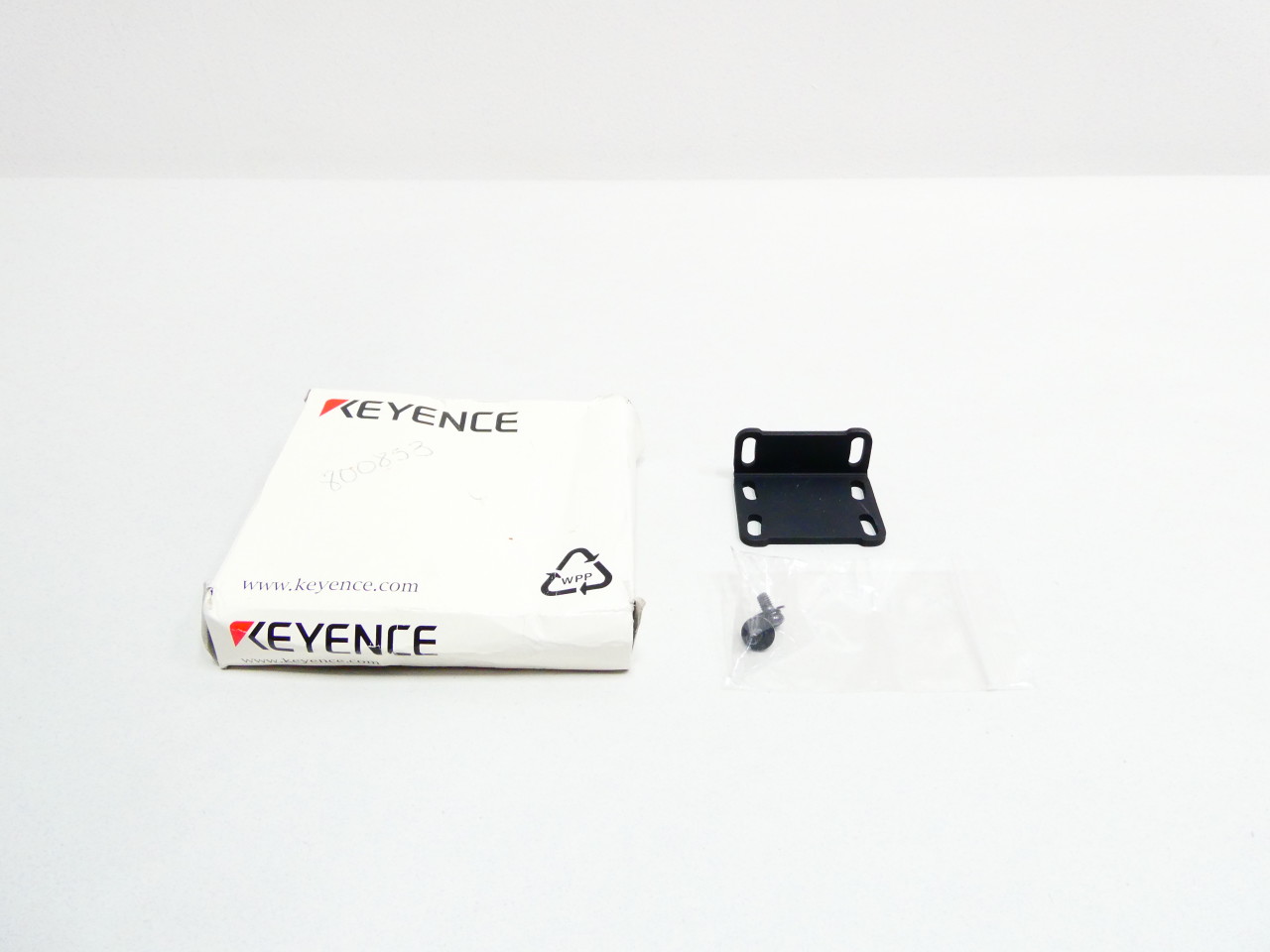 KEYENCE OP-87909 REAR MOUNTING BRACKET SENSOR PARTS AND ACCESSORY - MRO ...