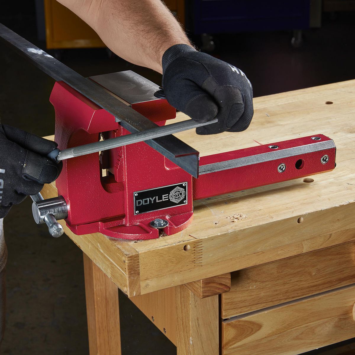 Doyle 6 in. Hitch Vise - 58880 MoRral Hitch Vise de 6 pulgadas Doyle ...