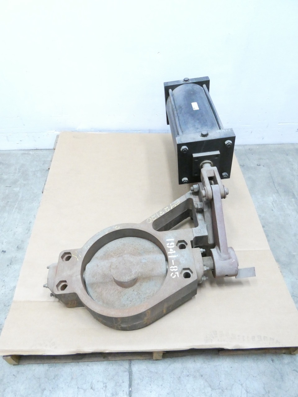 UNITED CONVEYOR UCC 1941-85 PNEUMATIC STEEL WAFER 12IN BUTTERFLY VALVE ...