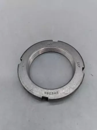 SKF Lock Nut KM10 - MRO INDUSTRIAL