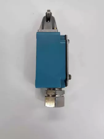 Micro Switch Precision Limit Switch 7730 - MRO INDUSTRIAL