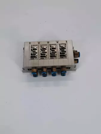 SMC Pneumatic Manifold Block with Push Fit Connectors 8926 - MRO INDUSTRIAL