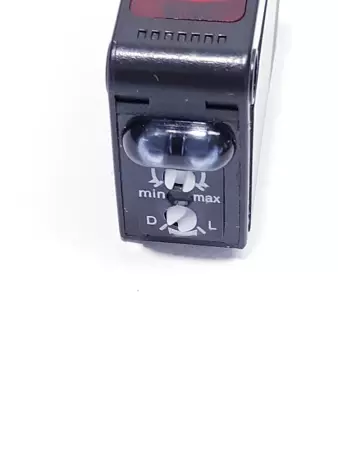 Omron Photoelectric Switch Sensor E3Z-R61 - MRO INDUSTRIAL