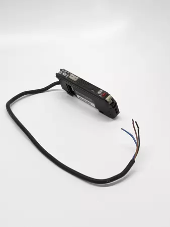 KEYENCE Digital Fiber Optic Sensor FS-V31 - MRO INDUSTRIAL