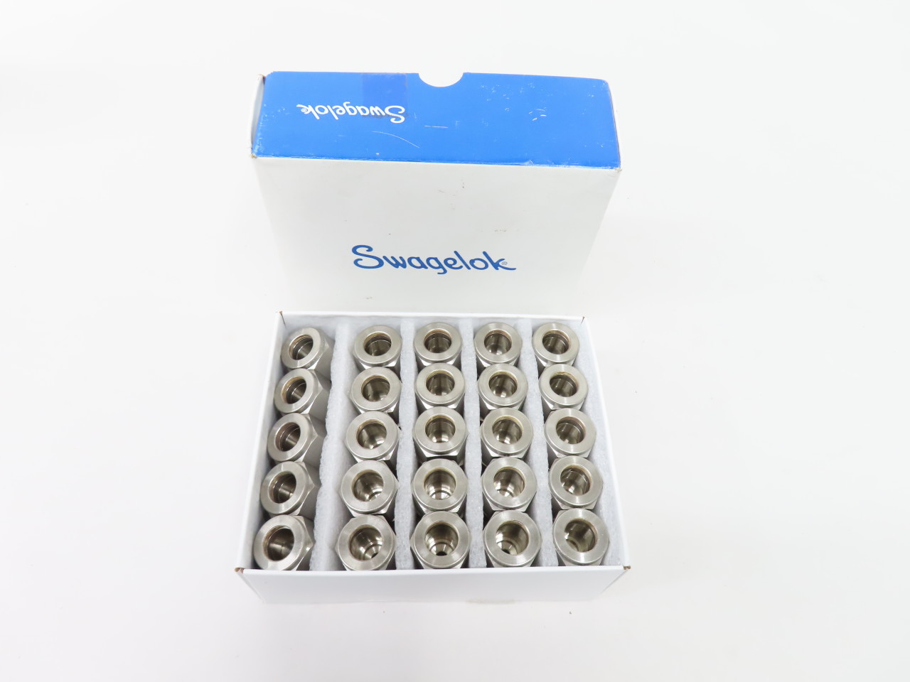 SWAGELOK SS-810-1-2 BOX OF 25 MALE CONNECTOR 1/2IN 1/8IN STAINLESS TUBE ...