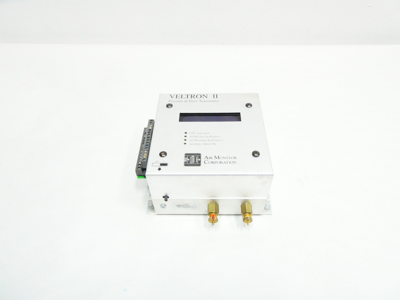 AMC VELTRON II PRESSURE & 24V-AC 24V-DC FLOW TRANSMITTER - MRO INDUSTRIAL