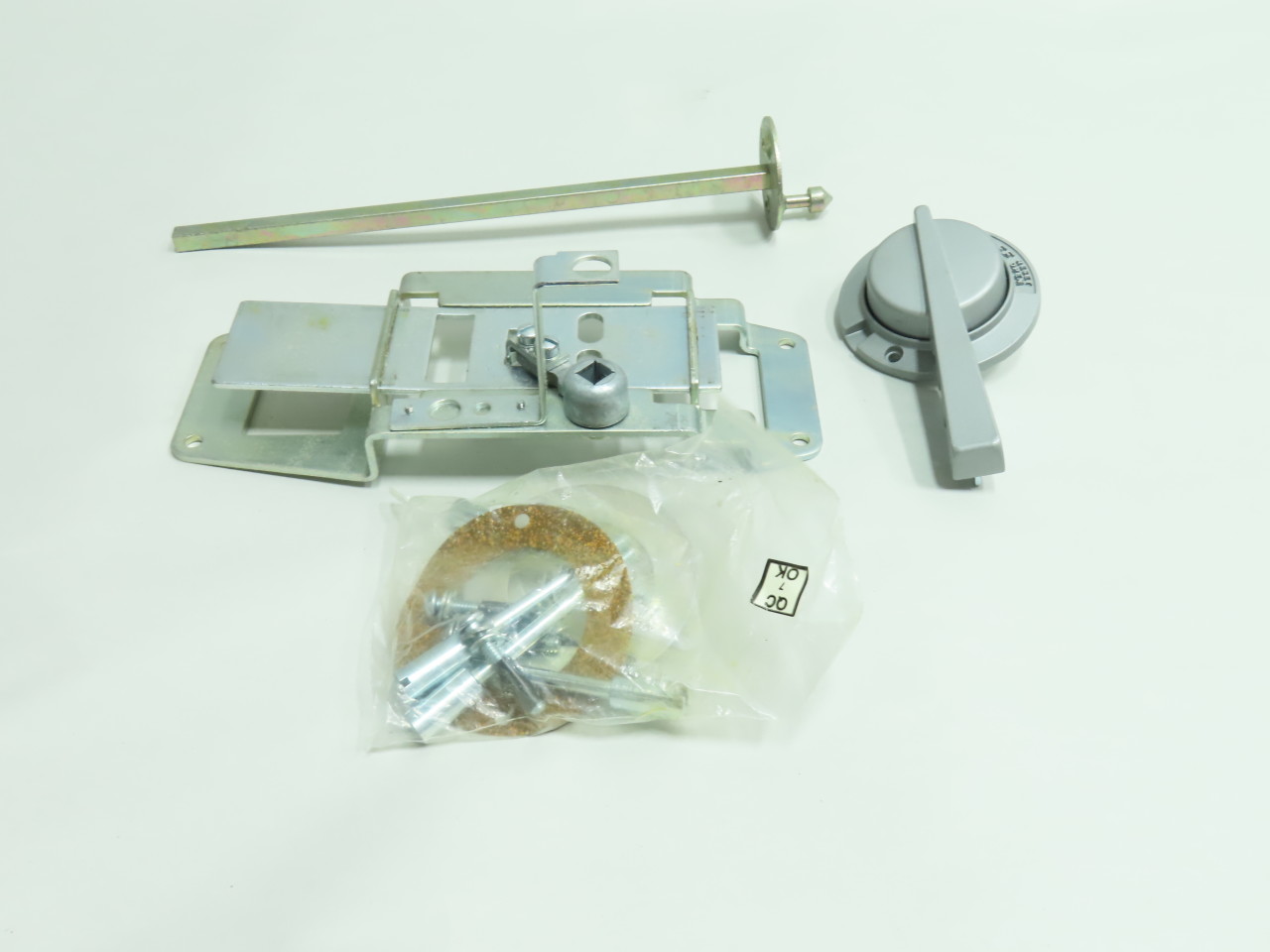 SIEMENS D11CJU2 MCCB ROTARY HANDLE MECHANISM CIRCUIT BREAKER PARTS AND ...