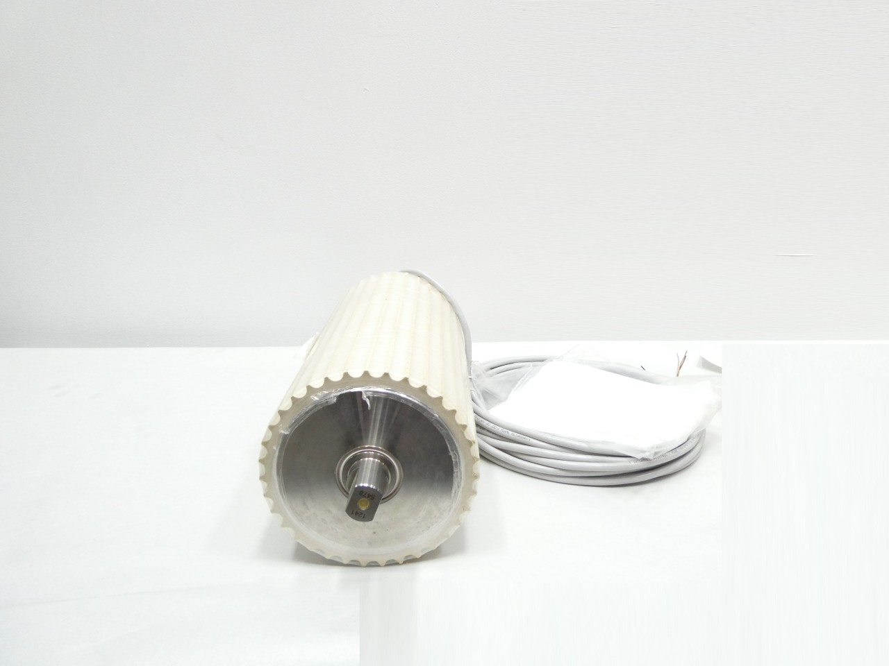 INTERROLL DM 0138 ASYNCHRONOUS DRUM 550W 3.462RPM 400V-AC AC MOTOR ...